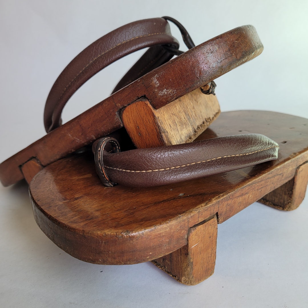 Wood Flip Flops Hawaiian Decor Tropical House Tiki Style Geisha Girl ...