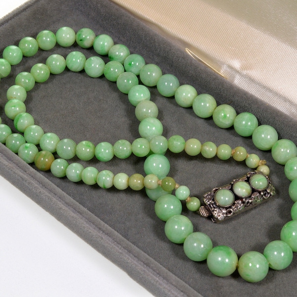 Antique Jade Bead Necklace - Etsy