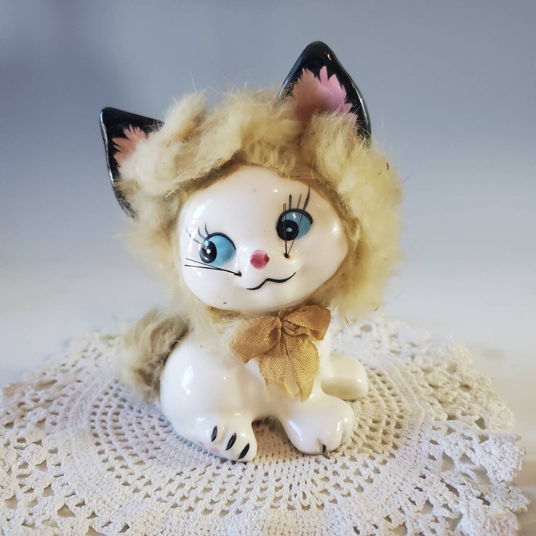 Rossini, Side Glancing Lion Figurine, Made in Japan, Collectible ...