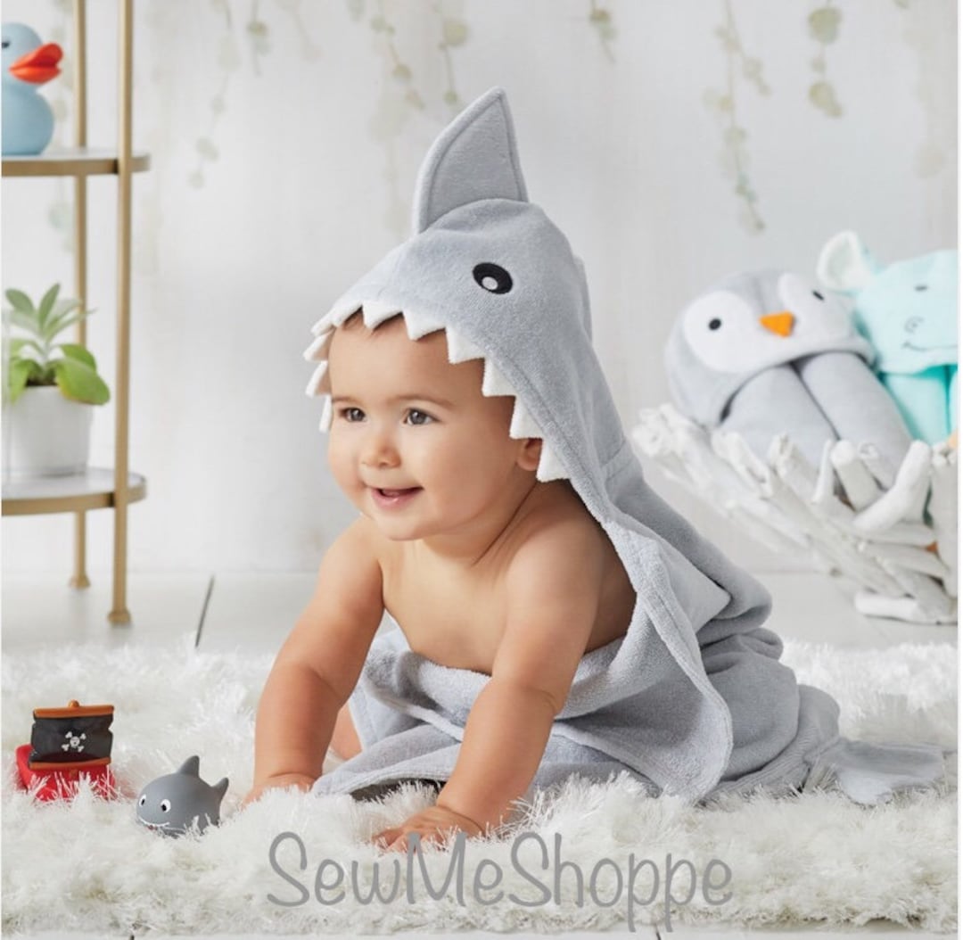 Personalized Hooded Towel/ Shark /baby Shark /bath Wrap / Infant and ...