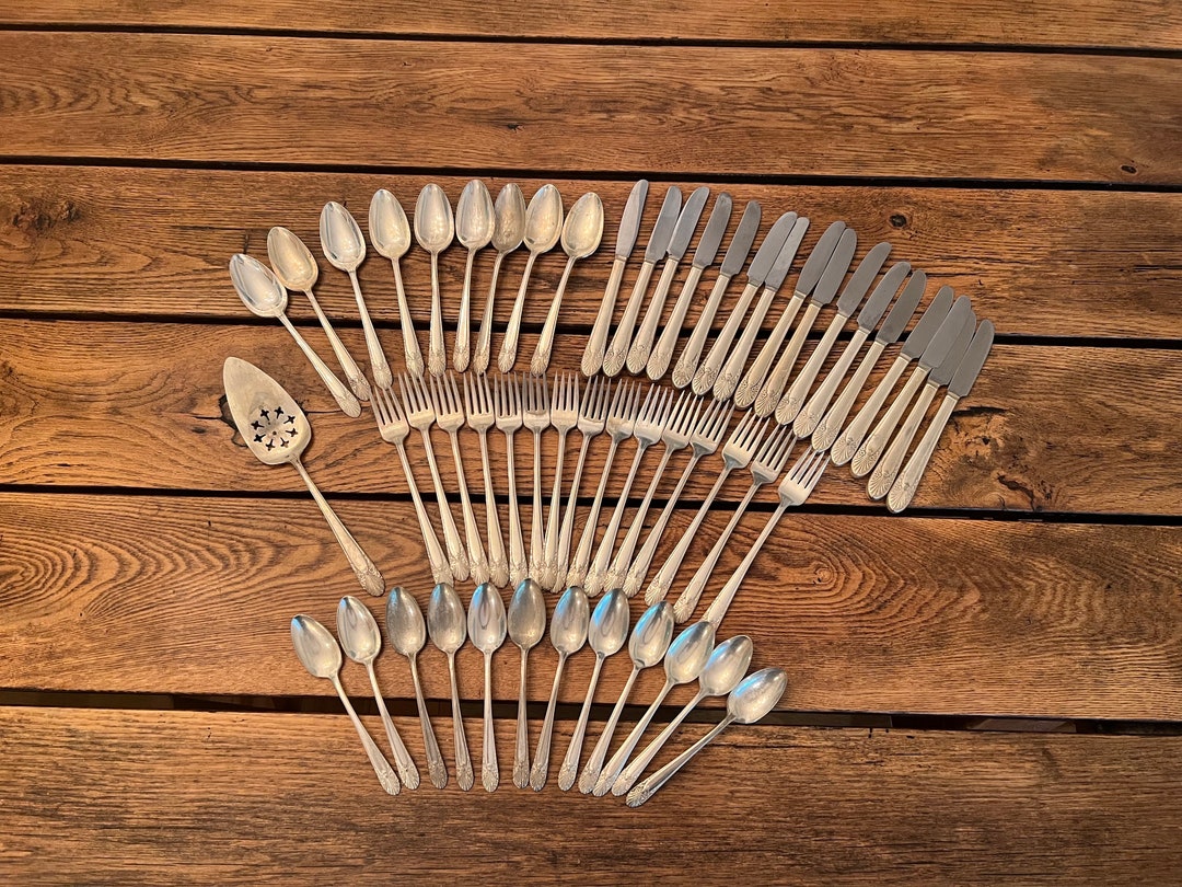 Vintage Crown Silverplate Radiance Silverware Flatware 52 Pieces ...