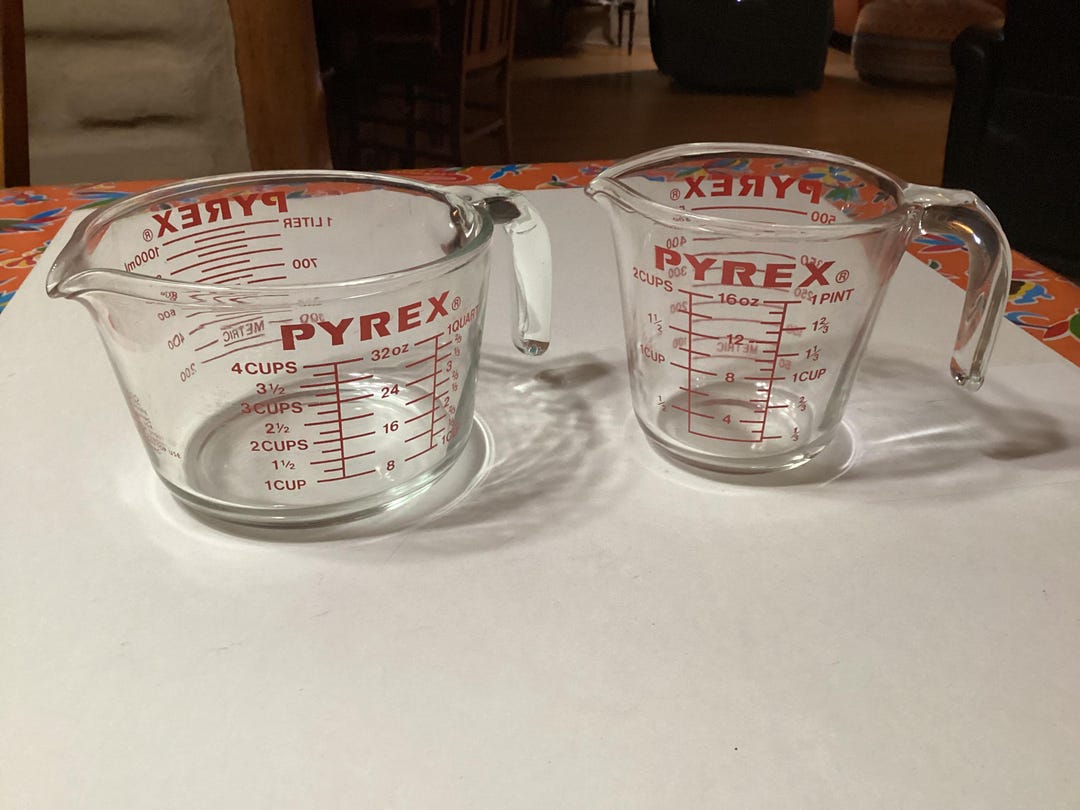 Vintage 2 Cup and 4 Cup Measuring Cups Pyrex 516 and Pyrex 532 Sold ...