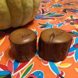 Vintage Alaska Souvenir Wooden Log Slice Log Salt and Pepper Shakers - Etsy