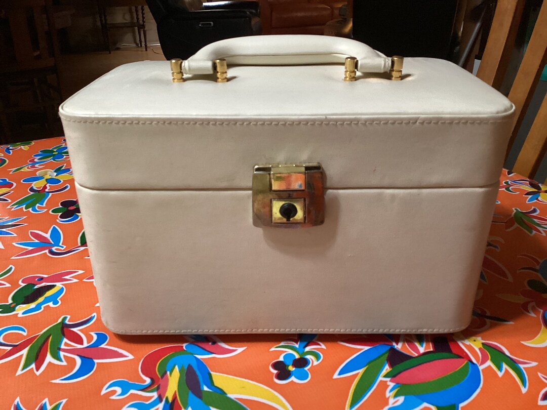 Vintage Mid Century Smaller White Train Case or Overnight Bag - Etsy