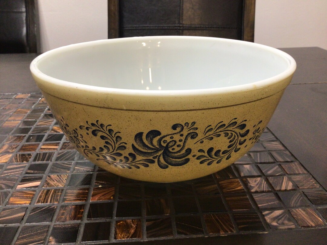 Vintage Pyrex Sand With Blue Floral Pattern Mixing Bowl- 2.5 Qt. - Etsy
