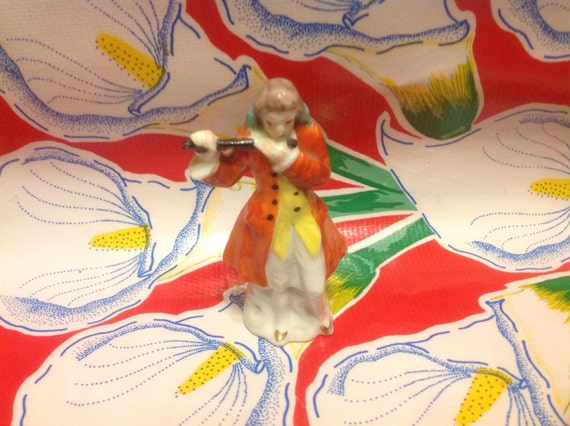 Vintage Small Hand Painted Colonial Flute Player Figurine | Etsy