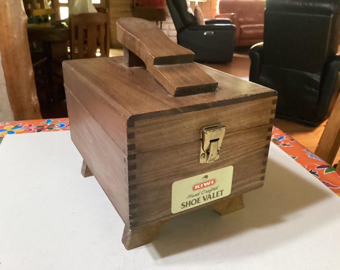 Vintage Kiwi Shoe Valet Shoe Shine Kit With 16+ Shoe Polish Tins ...