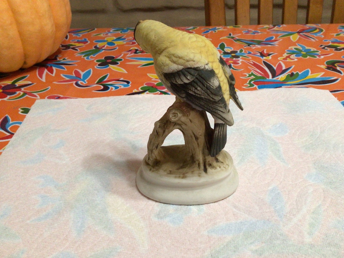 Vintage Lefton Ceramic Hand Painted Goldfinch on Pedestal Figurine (# ...