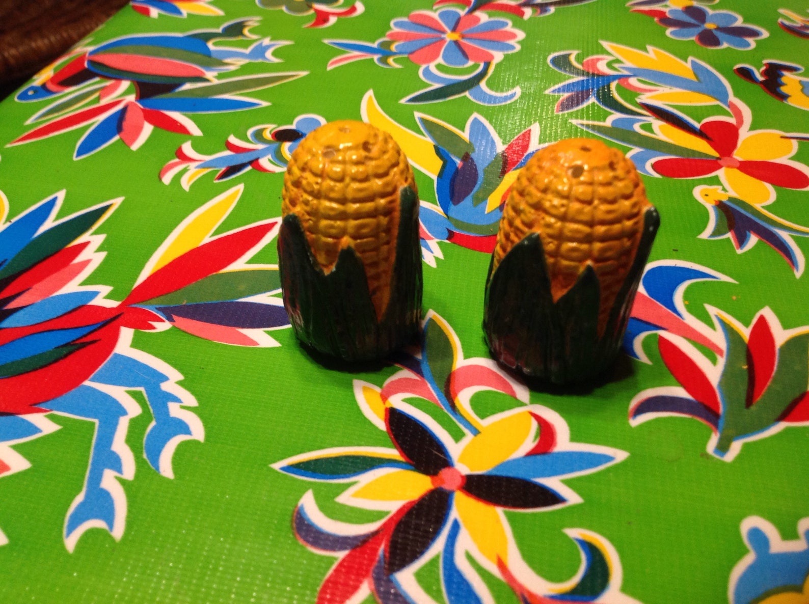 Vintage Hand Painted Chalk Ware Corn on the Cob Salt and Pepper Shakers ...