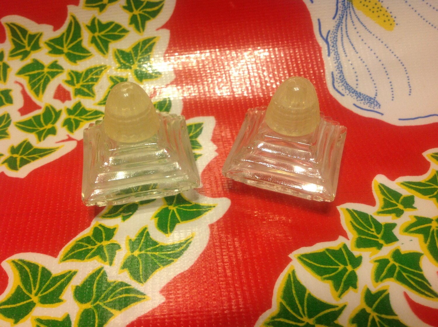 Vintage Pair of Glass Pyramid Shaped Salt and Pepper Shakers With Screw ...