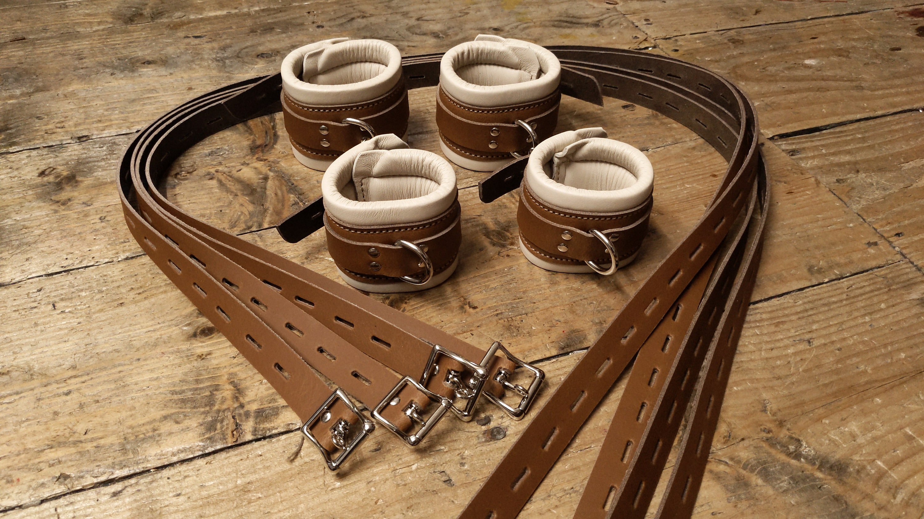 Rustikale Leder Bondage Fesseln Handgelenk und Fußgelenk - Etsy.de