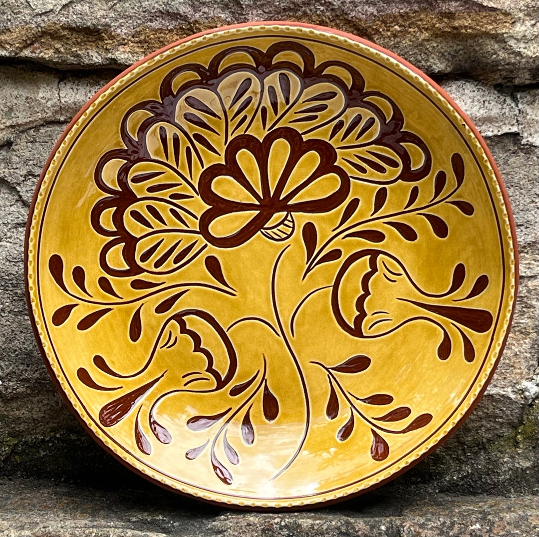 A Great Big Bold Flower on a 10 Inch Sgraffito Ware Bowl - Pennsylvania ...