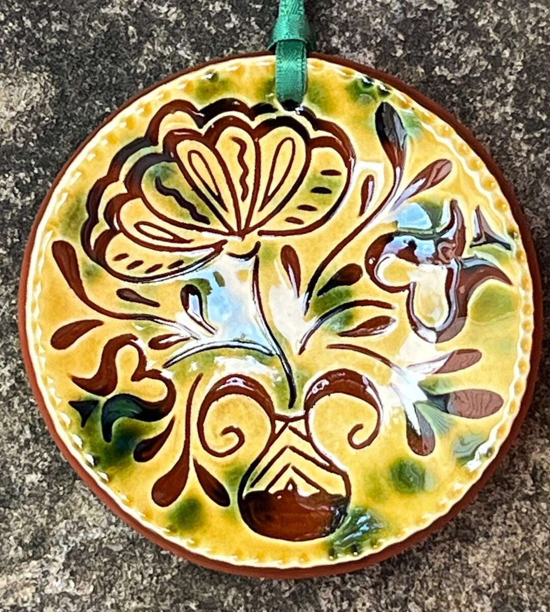 Big Fancy Flower - Find the Hearts - Round Ornament - Pennsylvania ...