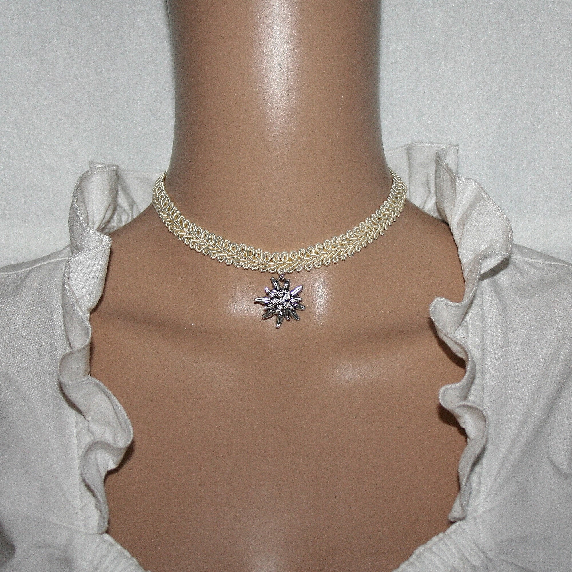 Rhinestone edelweiss pendant Dirndl Choker | Etsy