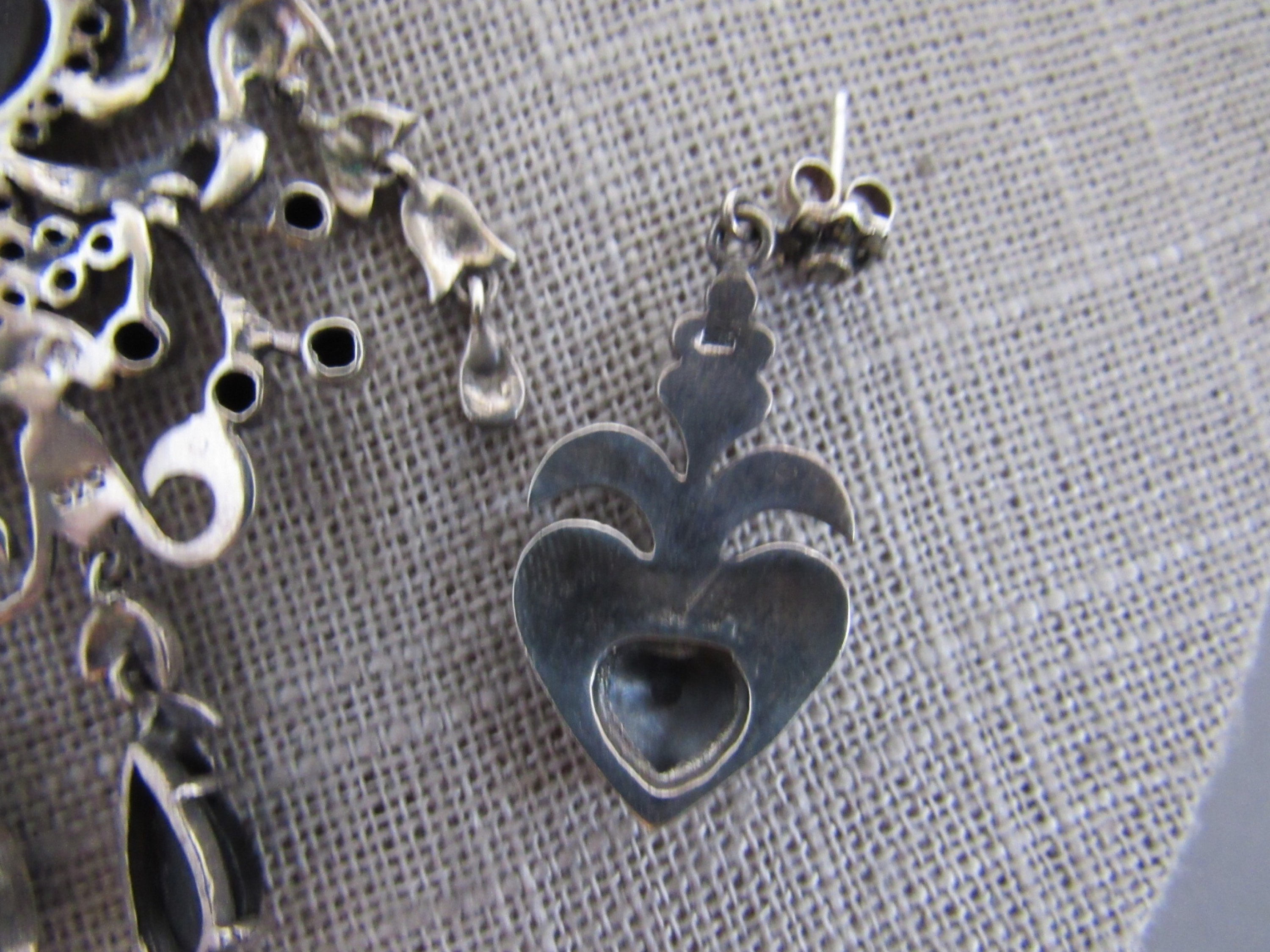 925 Sterling silver Victorian style marcasite & Onyx heart Demi parure ...