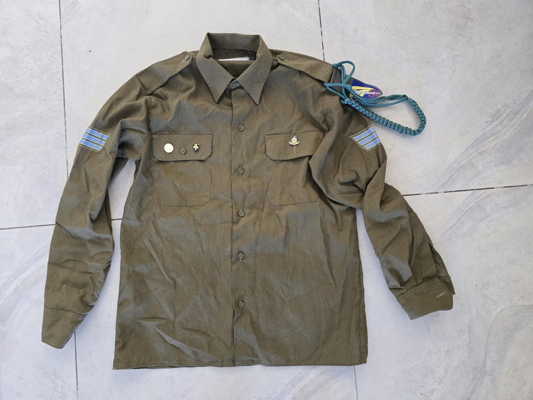 Genuine IDF Israel Army Combat Soldier Shirt Size Large Pins Badges ...