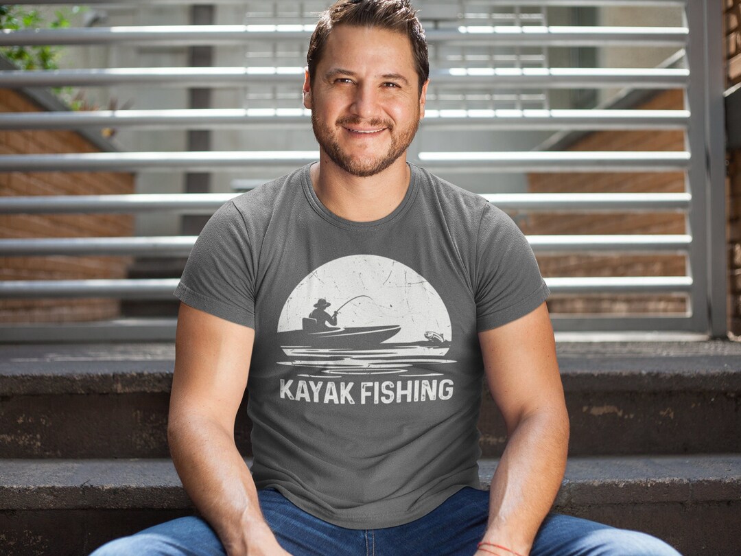 Men's Fishing Kayaker Shirt Fisherman Kayak T Shirt Kayaking Catch Fish ...