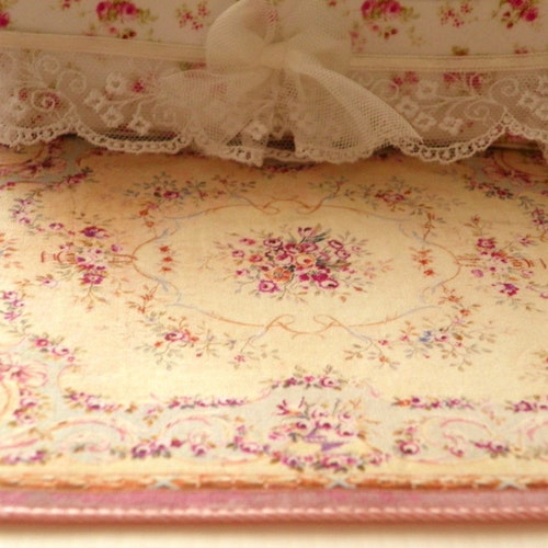 Miniature Rug for Dollhouse in Pale Green and Flowers | Etsy