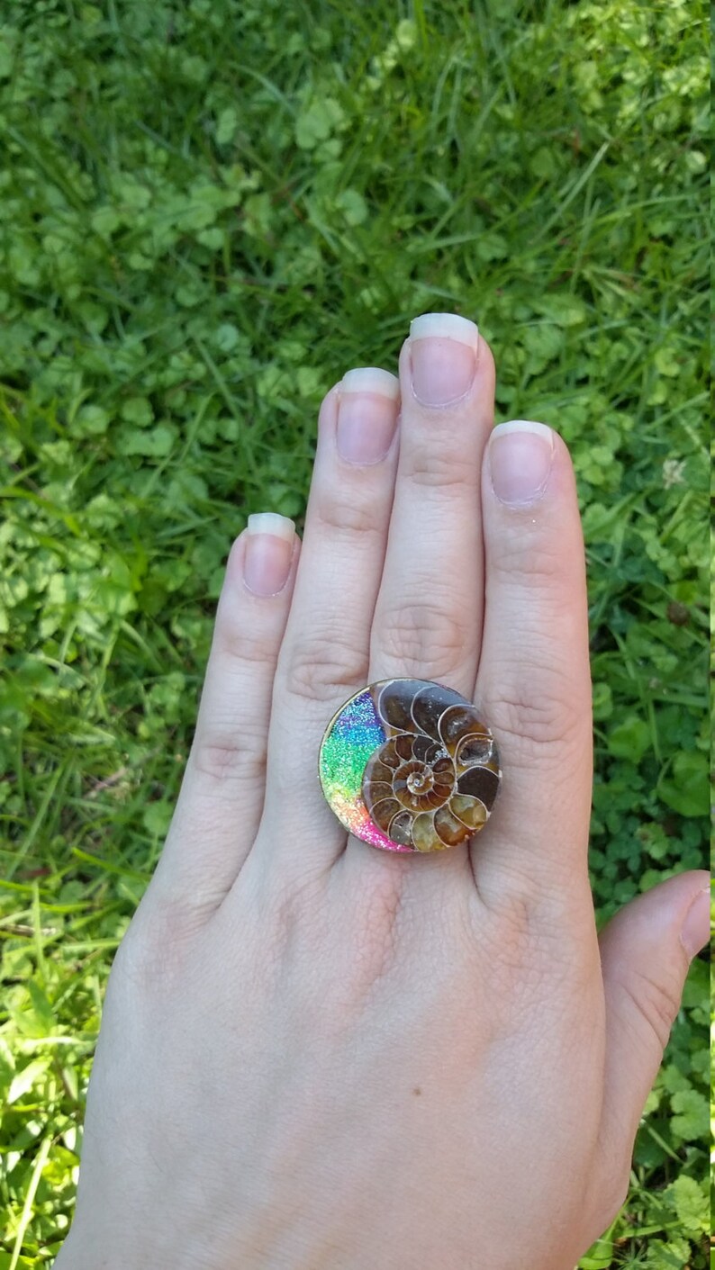 Rainbow Ammonite Ring. Ammonite / Rings / Rainbow. Size 7 - Etsy