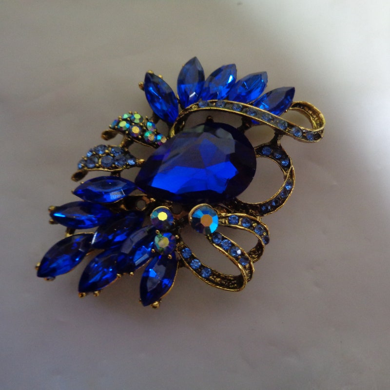 Blue Brooch - Etsy