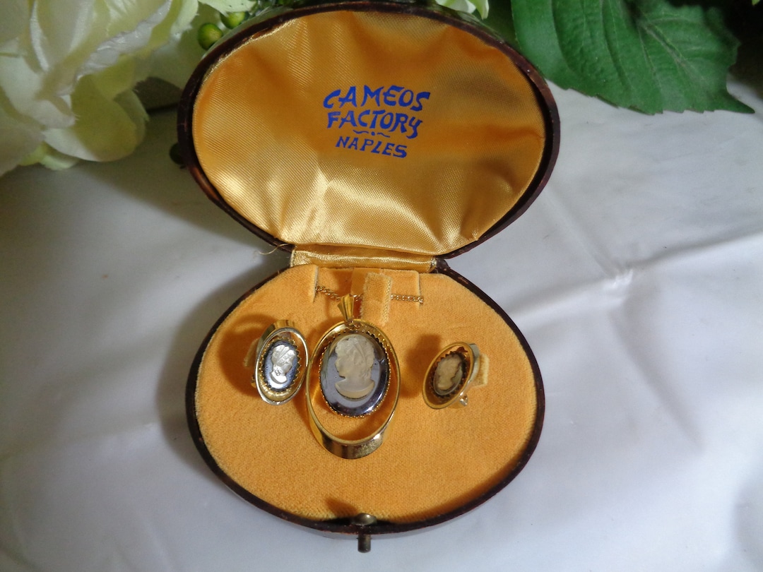 CAMEOS FACTORY Naples Italy Gold & Shell Carved Cameo Pendant Necklace ...