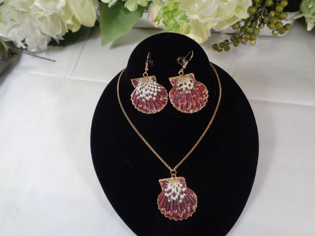 24kt Gold Foil Dipped Seashell Jewelry Set: Burgundy Pendant Necklace ...