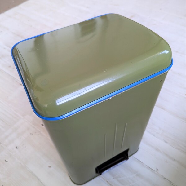 Vintage Trash Can - Etsy