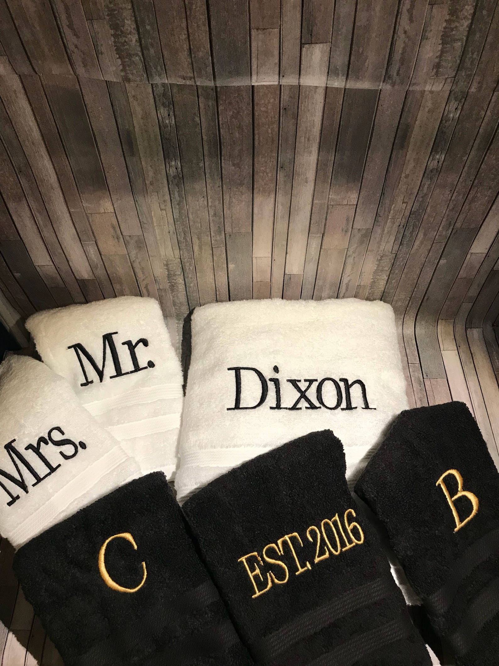 Personalized Towels / Monogrammed Towels /wedding Gift/ | Etsy