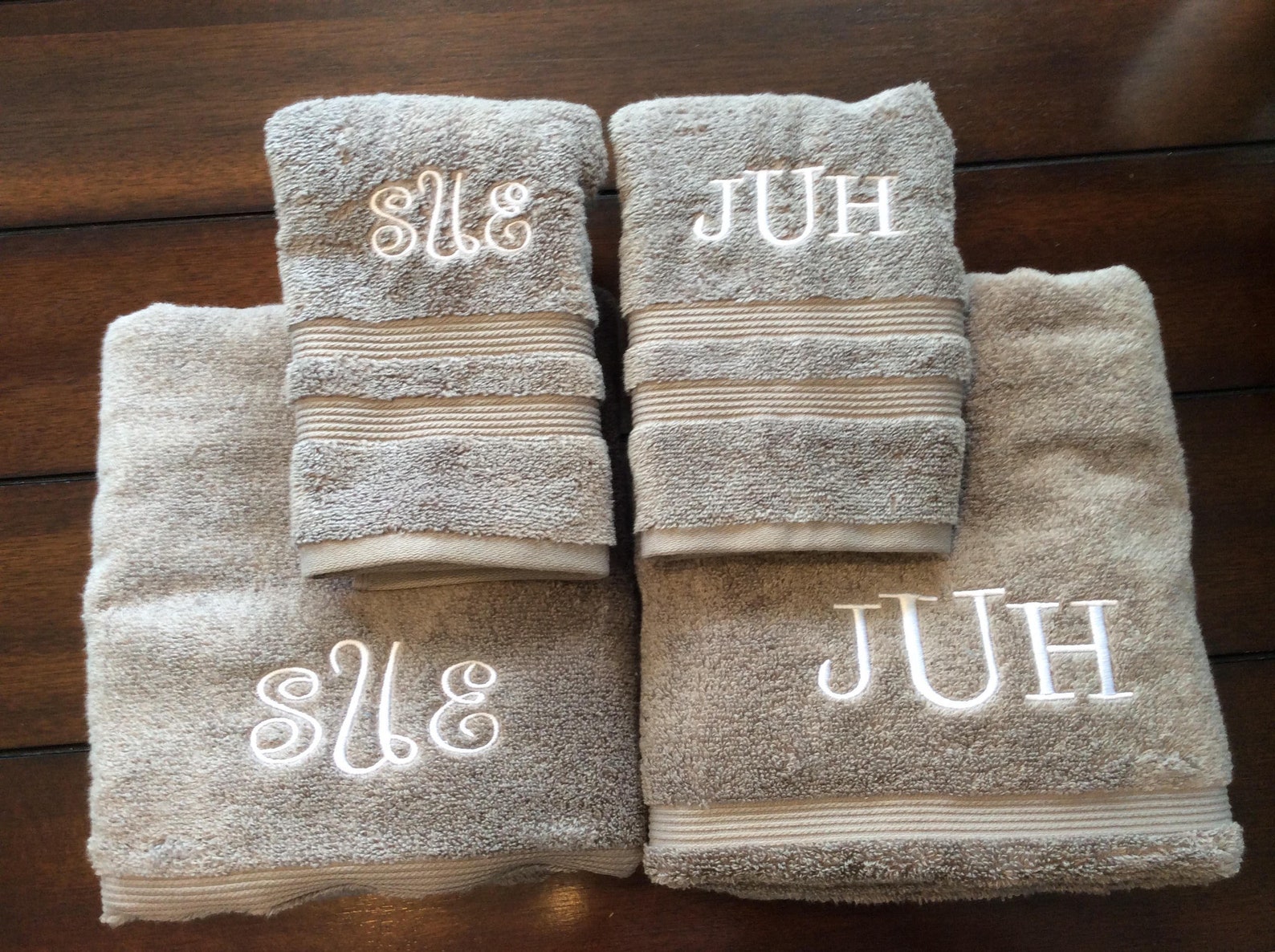 Personalized Towels / Monogrammed Towels /wedding Gift/ | Etsy