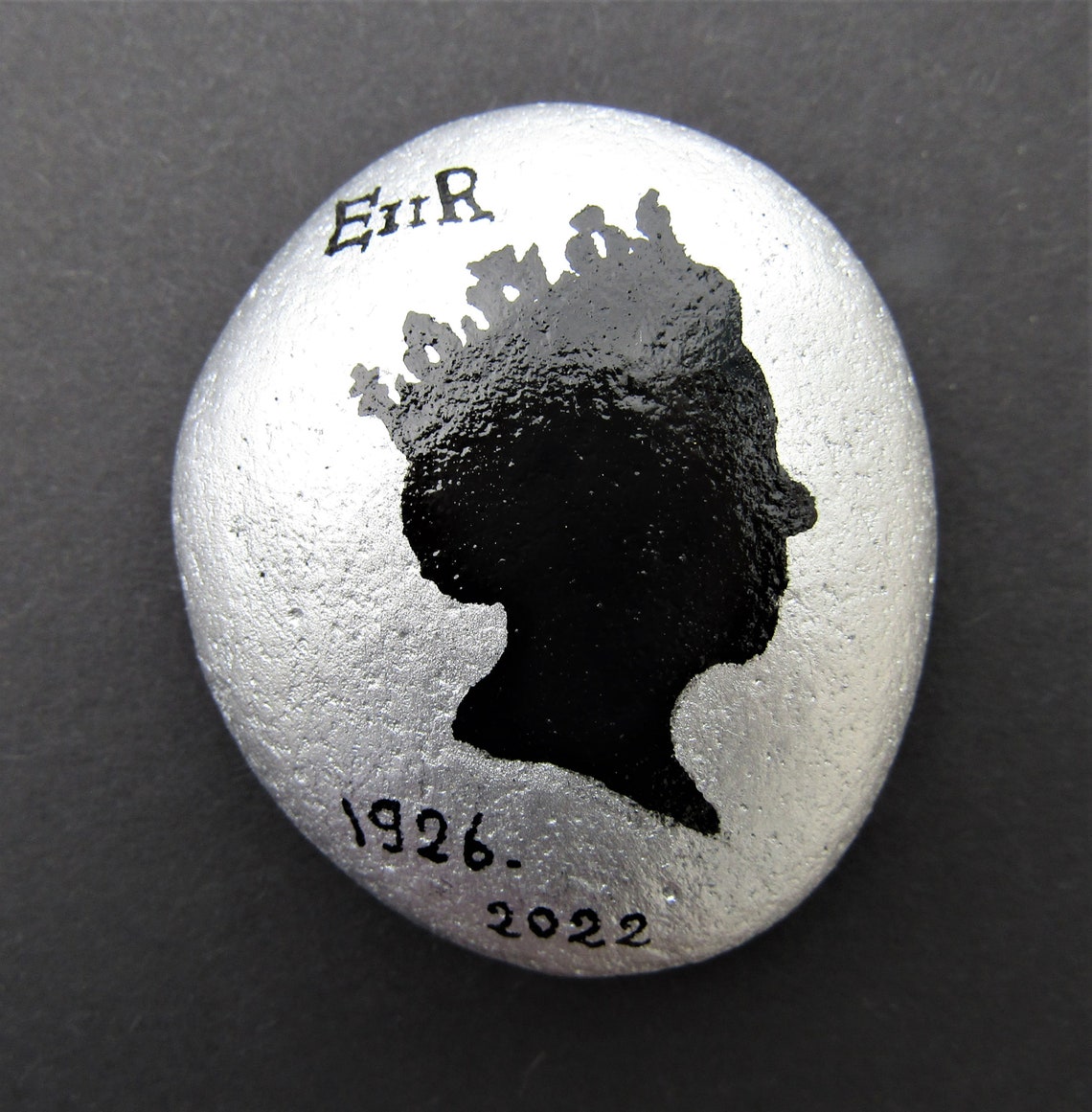 Queen Elizabeth Painted Rock Memorial Stone Art Painting - Etsy UK