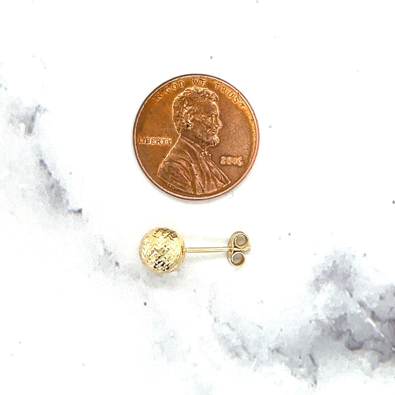 14K Yellow Gold 7mm Diamond Cut/ Textured Crystal Cut Ball Stud Earring ...