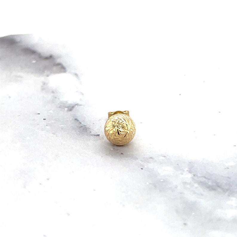 14K Yellow Gold 7mm Diamond Cut/ Textured Crystal Cut Ball Stud Earring ...