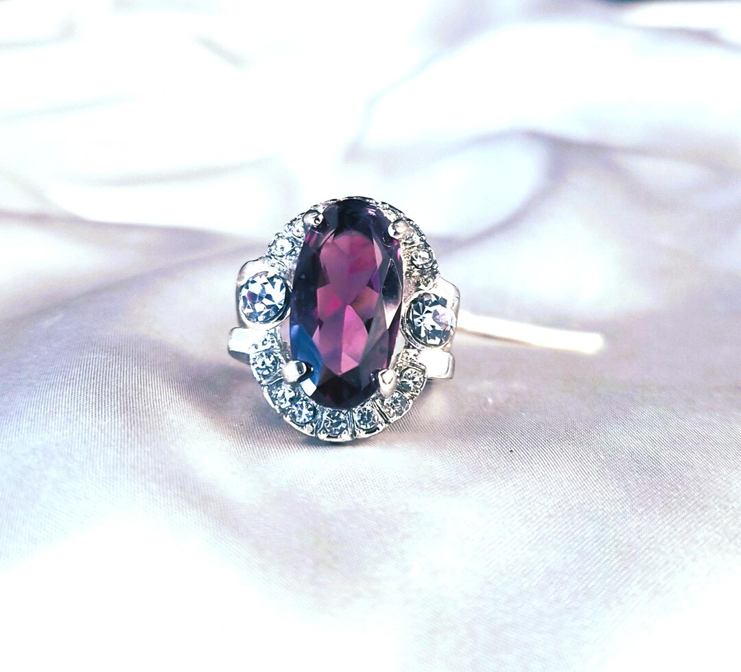 Vintage Purple Costume Jewelry Ring, Stylish Rococo Purple Cocktail ...