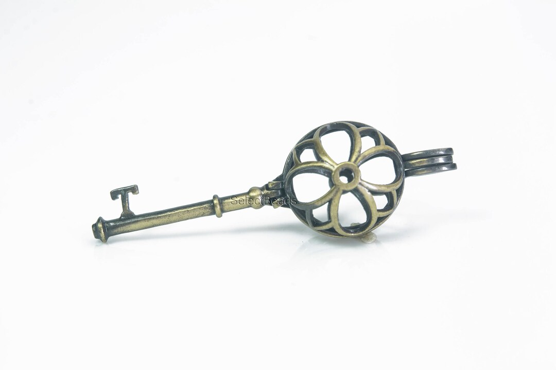 Clover Leaf Locket - Key Pendant Lockets - Jewelry Making Lockets ...