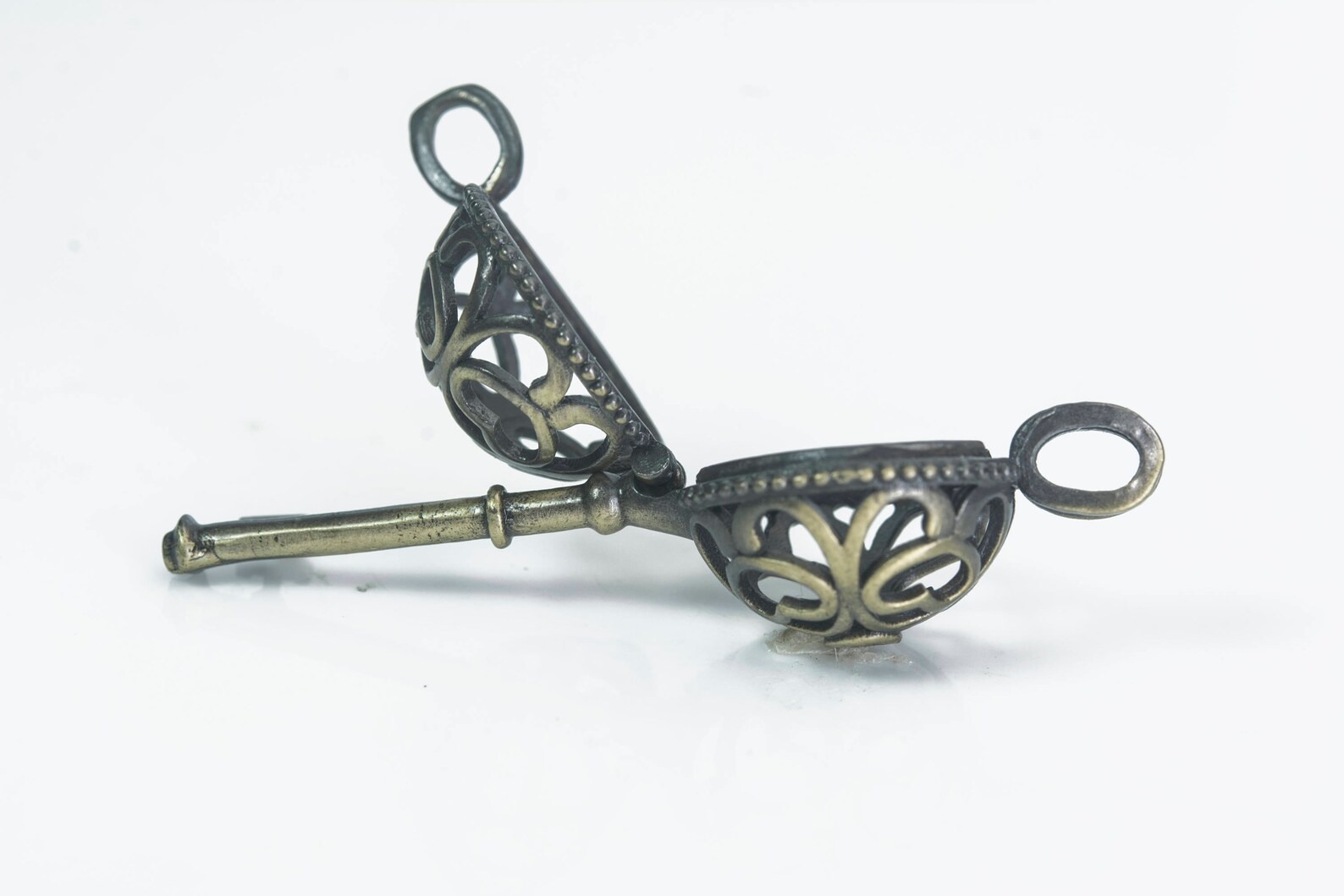 Brass Necklace Lockets Heart and Key Pendant Brass Round - Etsy