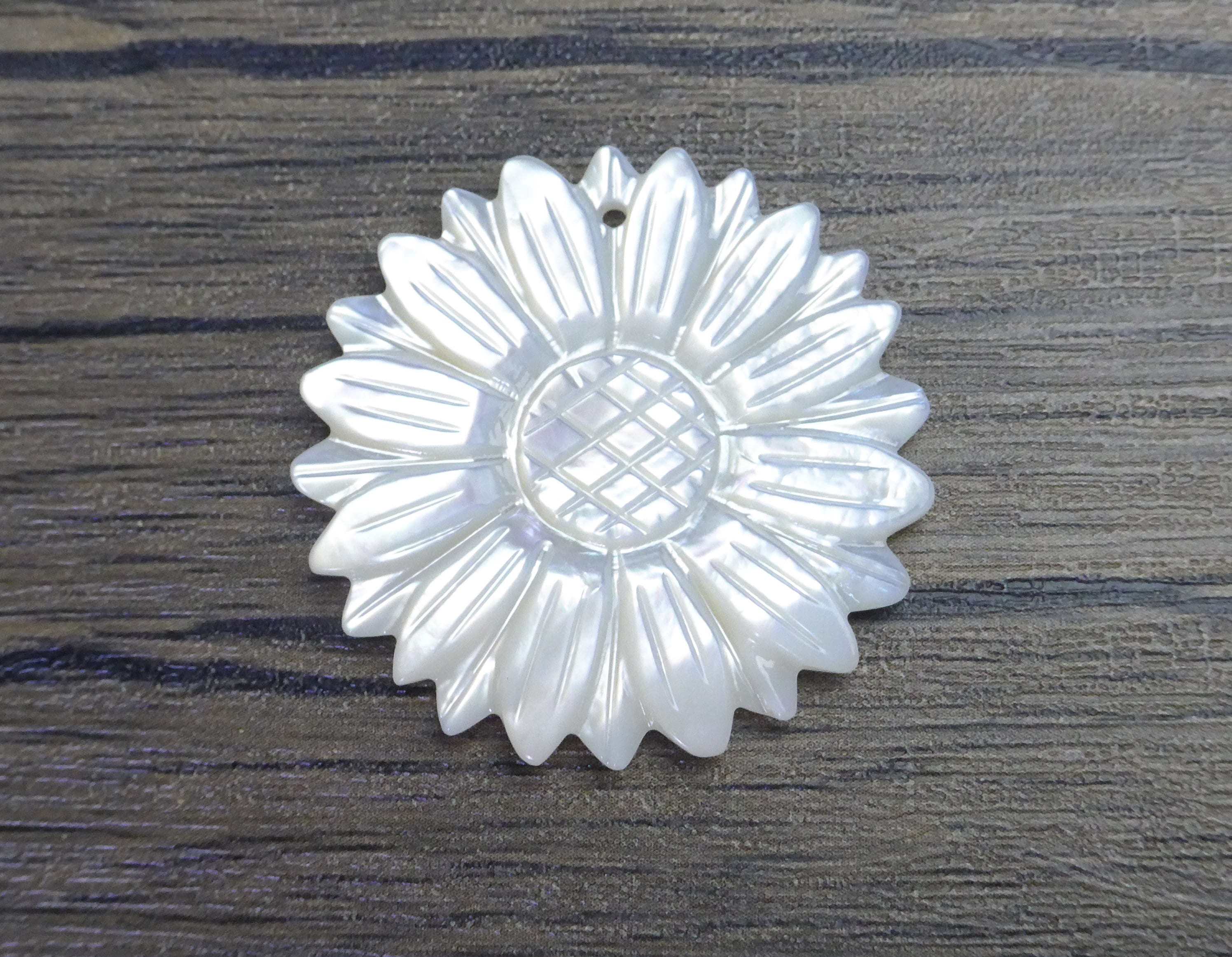 Sunflower Sea Shell Pendants -carved Yellow Shell Floral Pendant ...