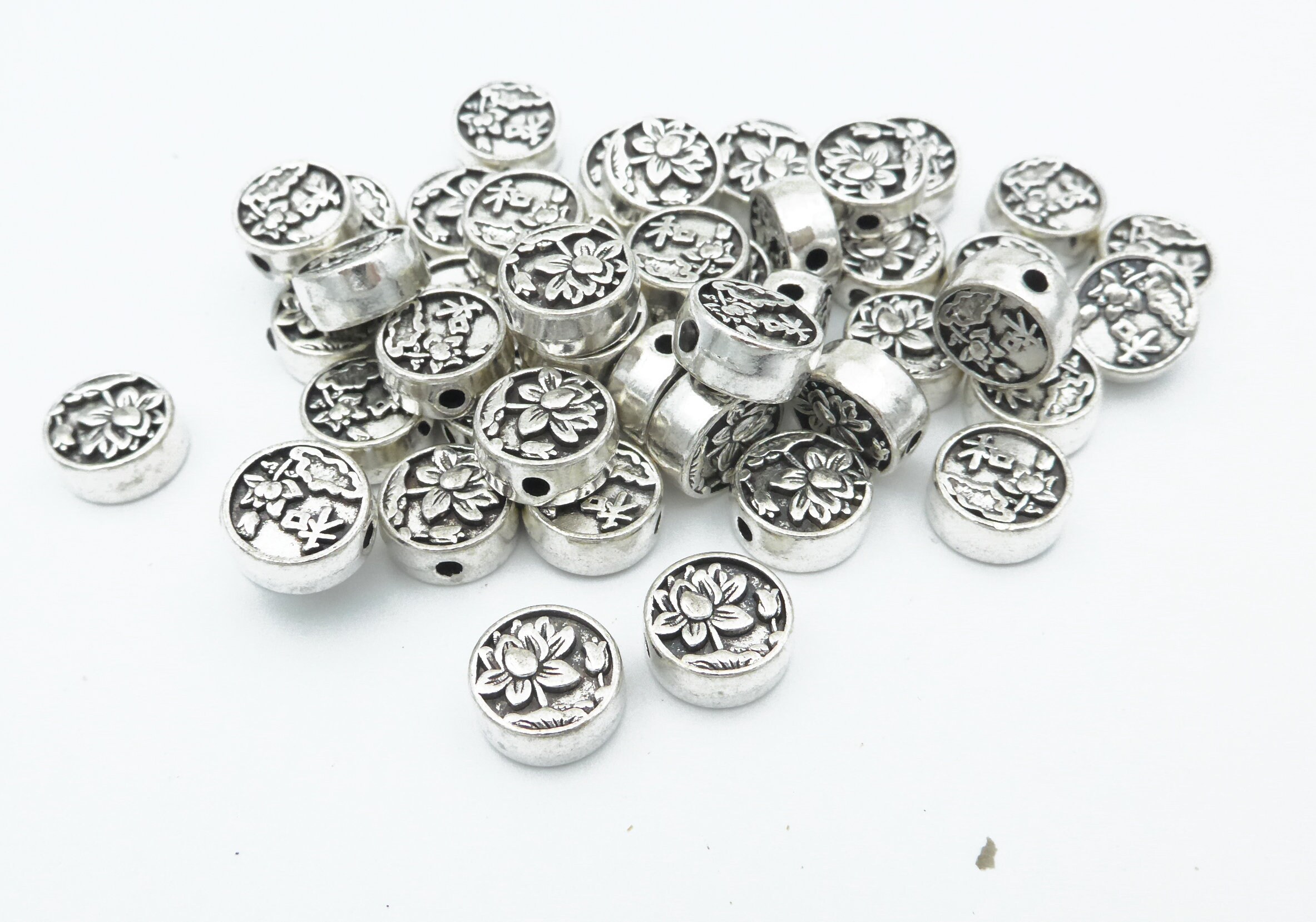 Lotus Floral Coin Beads - Antique Silver Alloy Beads - Flower Pattern ...