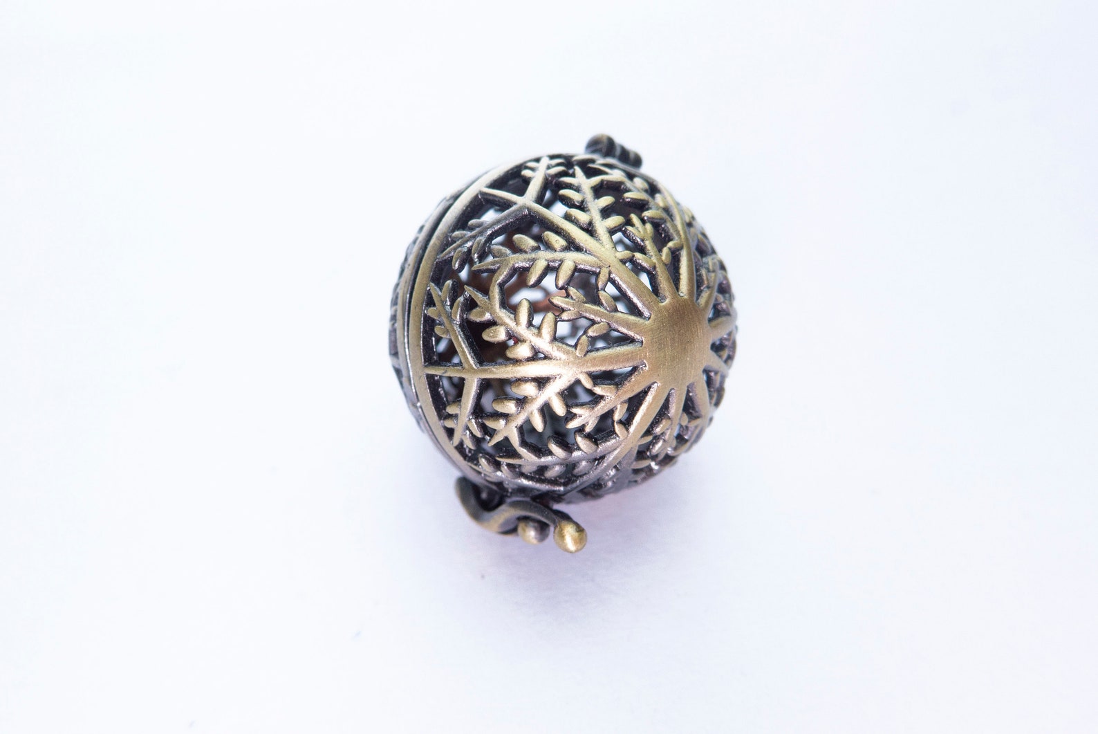 Snowflake Pattern Brass Lockets Filigree Metal Lockets - Etsy