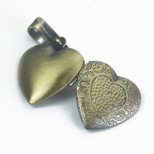 Oval Engraved Locket - Heart Keepsake Locket - Push Button Locket ...