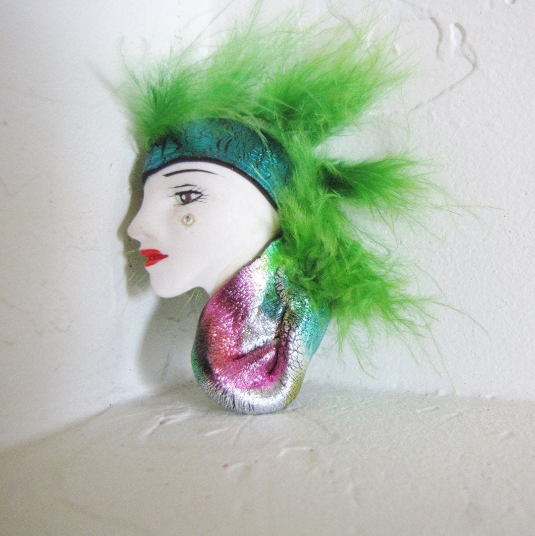 Lady Face Brooch, Fun Jewelry Flapper Pin in Lucite, 1950's Women's ...