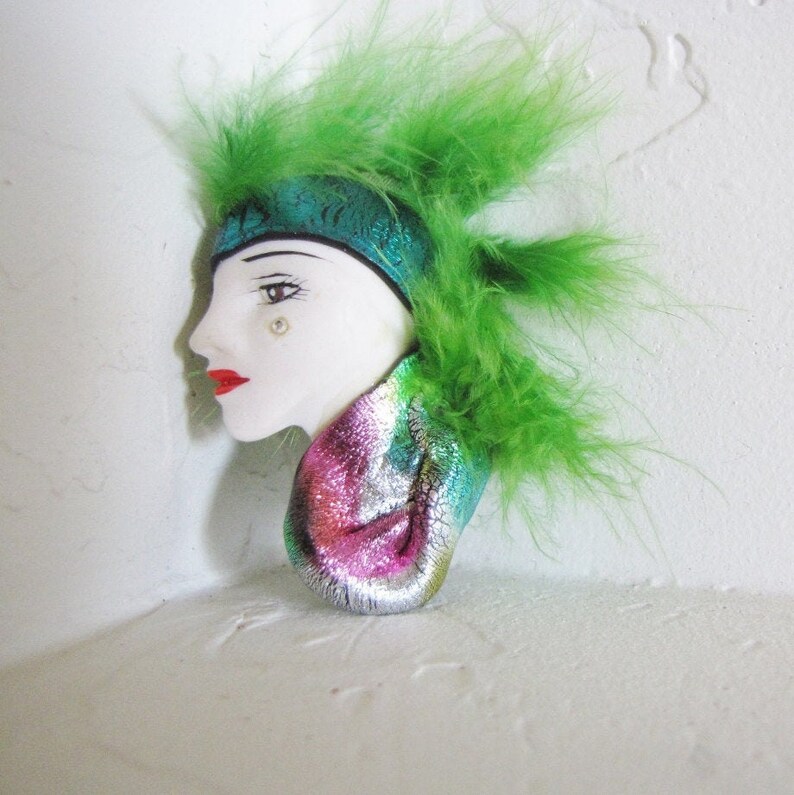 Lady Face Brooch, Fun Jewelry Flapper Pin in Lucite, 1950's Women's ...