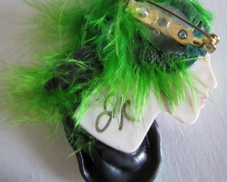 Lady Face Brooch, Fun Jewelry Flapper Pin in Lucite, 1950's Women's ...