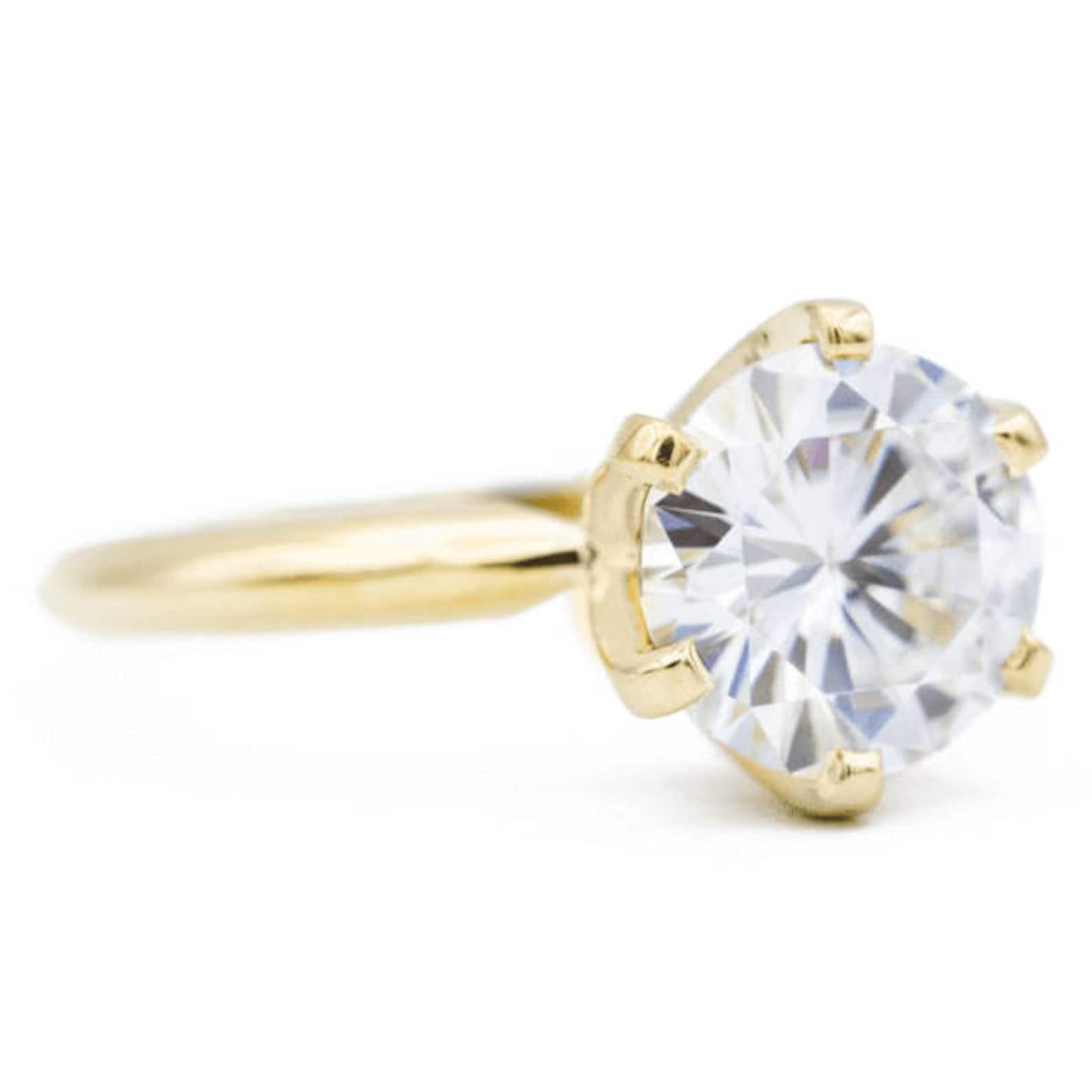 Round Moissanite 14K Yellow Gold 6 Prongs Royal Crown Setting Solitaire ...
