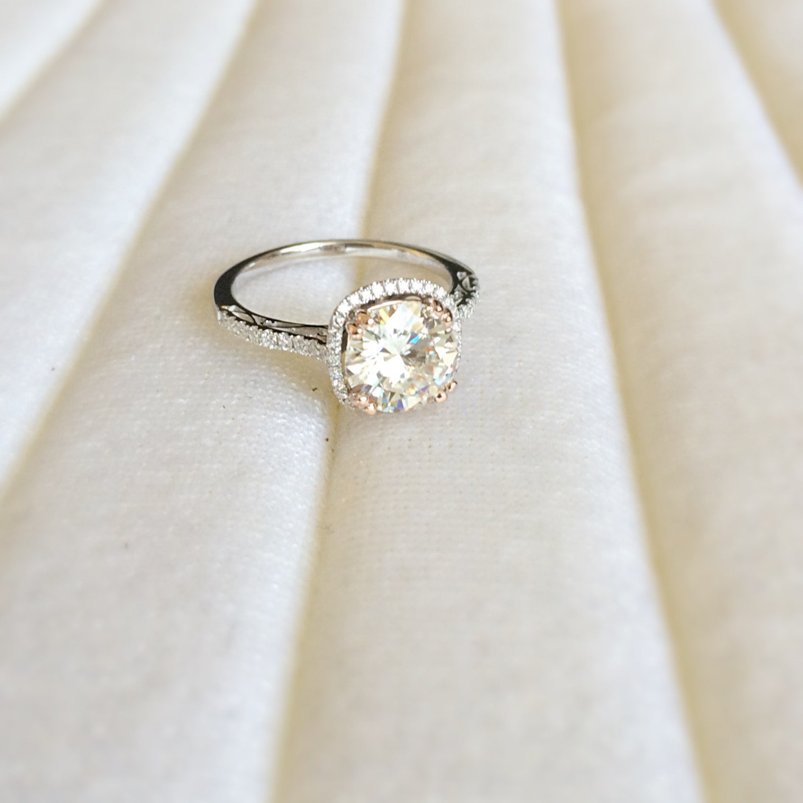 8mm Charles & Colvard Forever One Round Moissanite Two-tone - Etsy