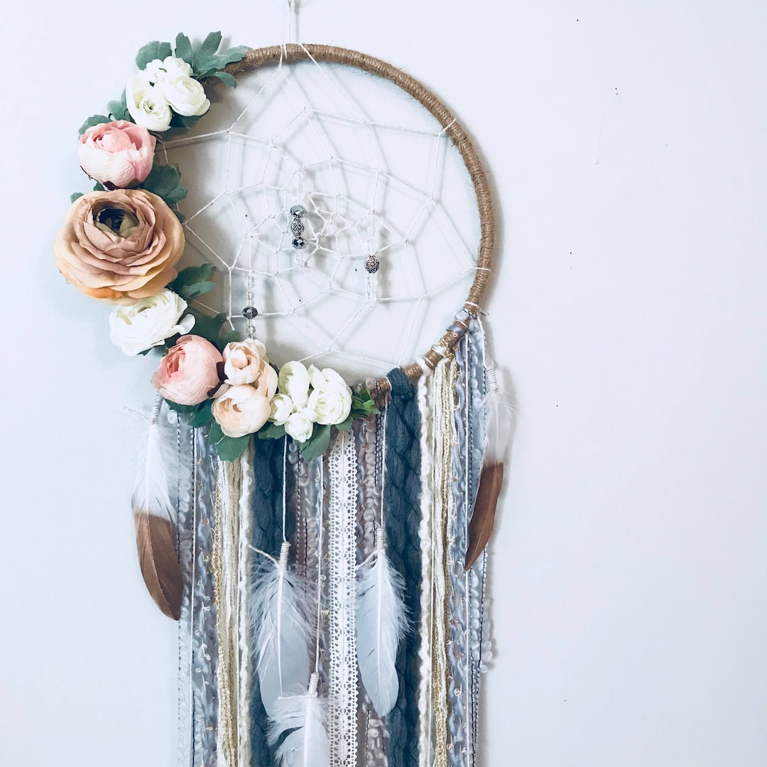 Floral Dreamcatcher, Boho Wall Hanging, Feather Yarn Decor - Etsy