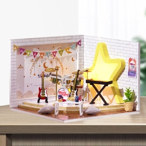 1:32 DIY Miniature Dollhouse Kit Scenery Dream Catcher Music Rock Band ...