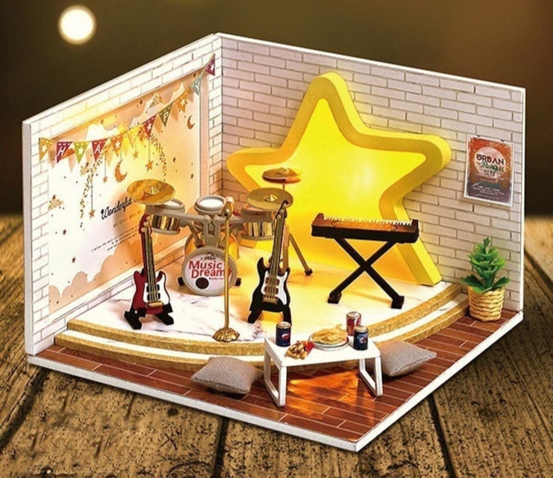 1:32 DIY Miniature Dollhouse Kit Scenery Dream Catcher Music Rock Band ...