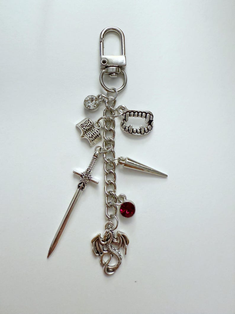 Manon Blackbeak Inspired Charm: Throne of Glass Book Accessory - Etsy ...