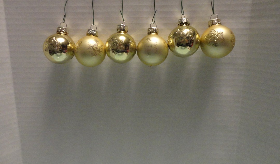 Set of 6 Vintage Gold Round Tree Ornaments Gold Glitter Snowflake ...