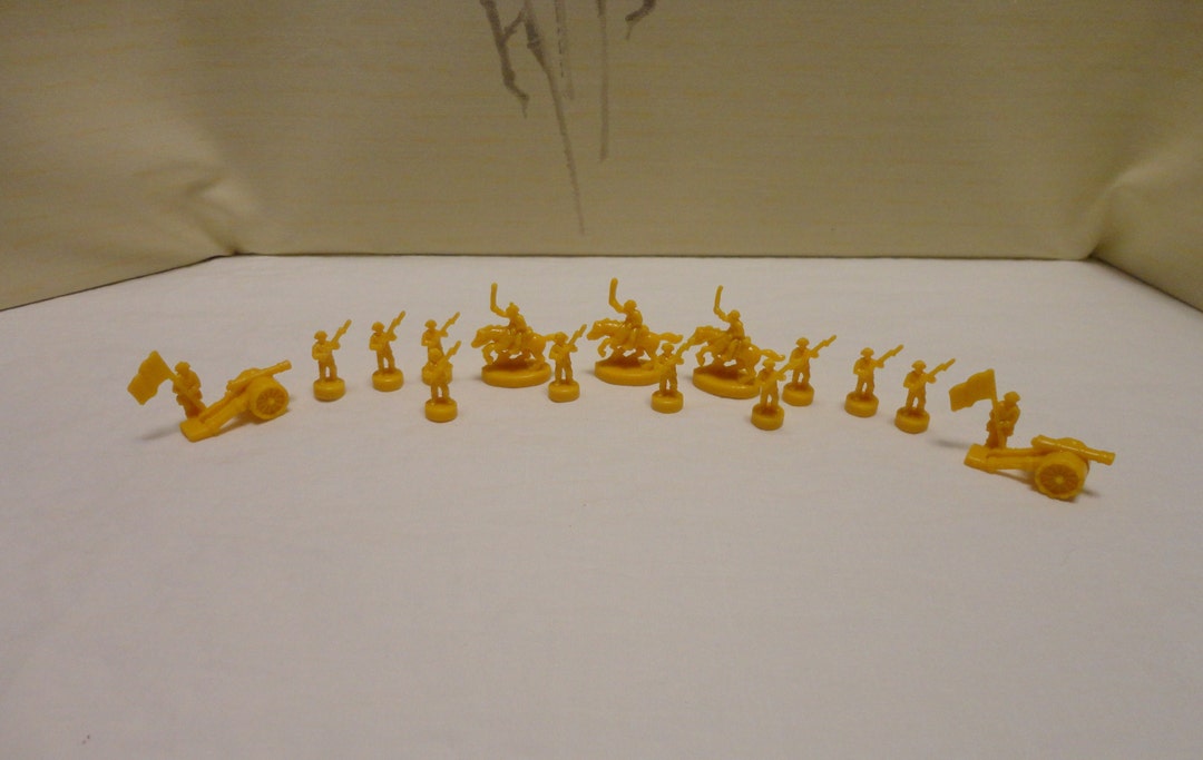 15 Vintage Micro Mini Toy Soldiers Yellow Color - Etsy